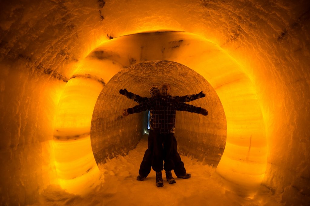 Guided tour in the climate park and ice tunnel in Jotunheimen